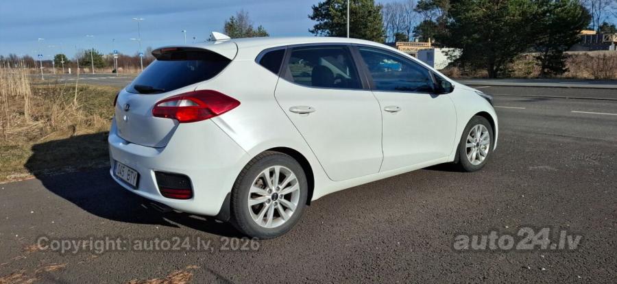 White Kia Ceed 2017 in Tallinn, with an engine capacity of 1.60 L and mileage of 108 thousand km for 7990 €, photo 2 on AUTOMOTO.COM.LV