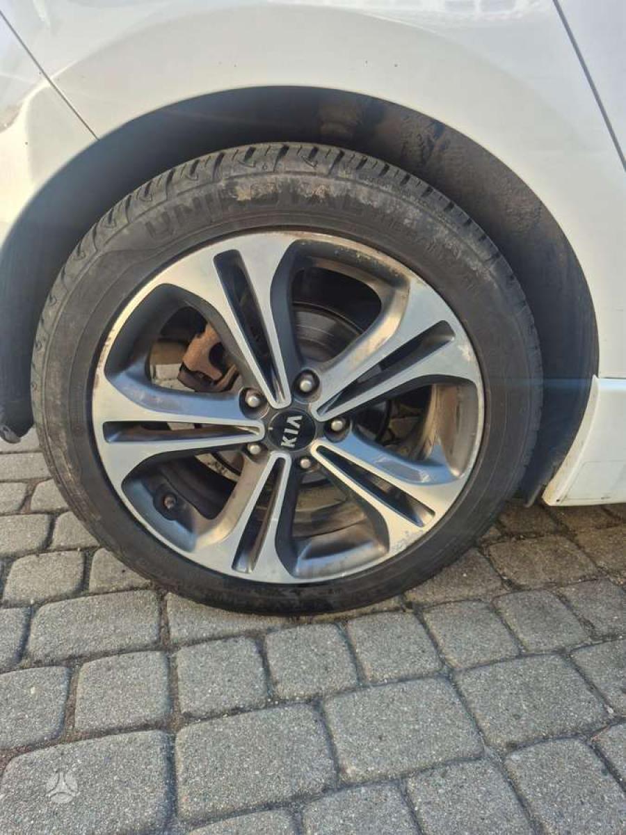 Balts Kia Ceed 2017 Tauragė, ar dzinēja tilpumu 1.58 L un nobraukumu 191 tūkst. km par 6900 €, foto 9 vietnē AUTOMOTO.COM.LV