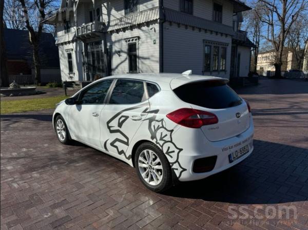 White Kia Ceed 2018 in Liepaja, with an engine capacity of 1.50 L and mileage of 152 thousand km for 7500 €, photo 8 on AUTOMOTO.COM.LV