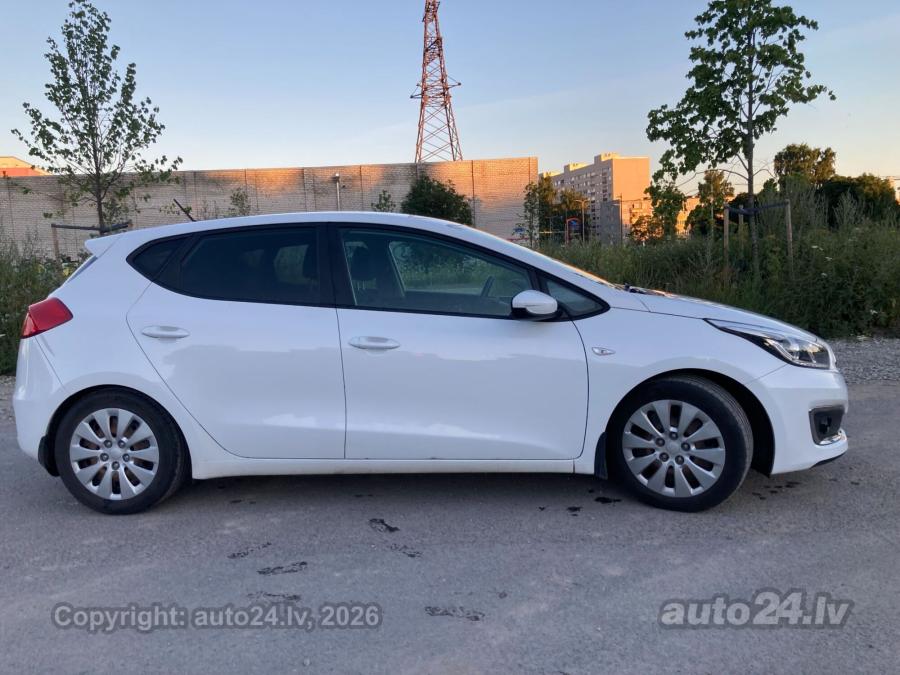 Balts Kia Ceed 2018 Tallina, ar dzinēja tilpumu 1.60 L un nobraukumu 94 tūkst. km par 9300 €, foto 3 vietnē AUTOMOTO.COM.LV