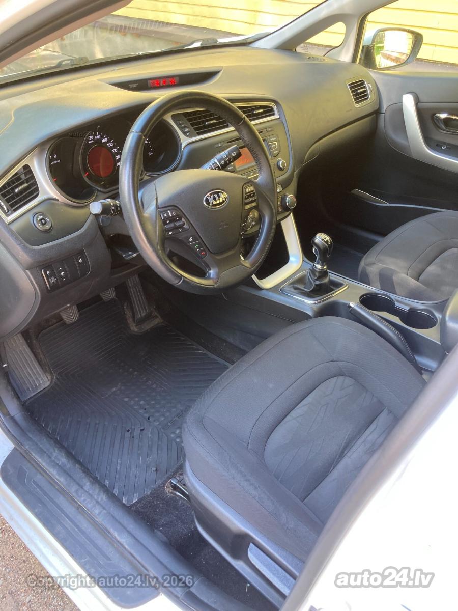 Balts Kia Ceed 2018 Tallina, ar dzinēja tilpumu 1.60 L un nobraukumu 94 tūkst. km par 9300 €, foto 5 vietnē AUTOMOTO.COM.LV
