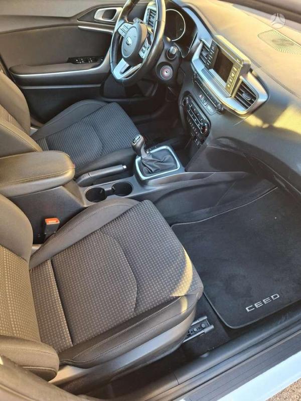 Balts Kia Ceed 2019 Telšiai, ar dzinēja tilpumu 1.37 L un nobraukumu 71 tūkst. km par 9150 €, foto 11 vietnē AUTOMOTO.COM.LV
