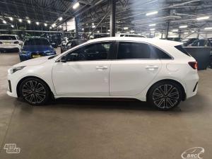 White Kia Ceed 2019 in Avizieniai, with an engine capacity of 1.60 L and mileage of 68 thousand km for 14900 €, photo 2 on AUTOMOTO.COM.LV