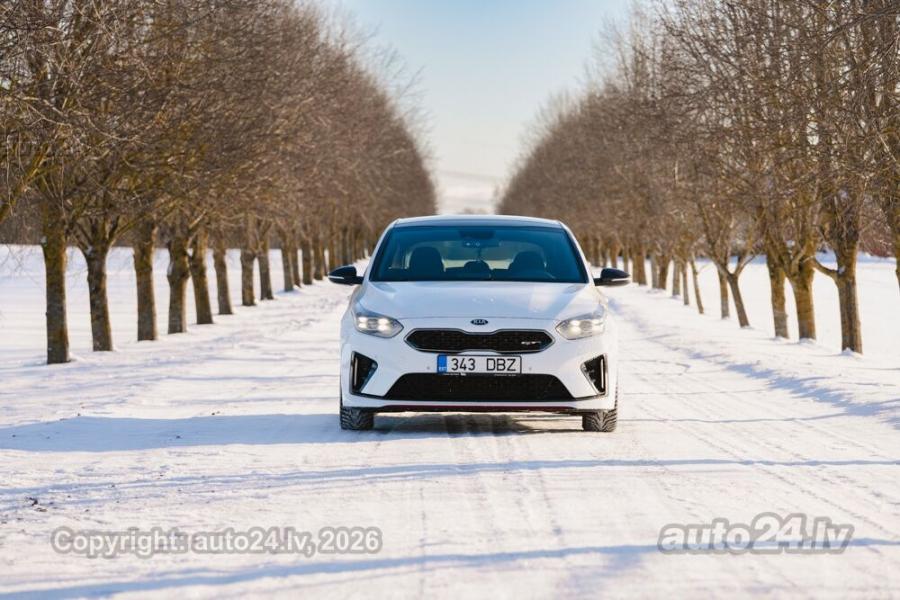 White Kia Ceed 2019 in Tallinn, with an engine capacity of 1.60 L and mileage of 130 thousand km for 19000 €, photo 2 on AUTOMOTO.COM.LV