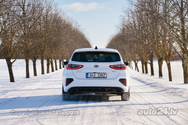 White Kia Ceed 2019 in Tallinn, with an engine capacity of 1.60 L and mileage of 130 thousand km for 19000 €, photo 4 on AUTOMOTO.COM.LV