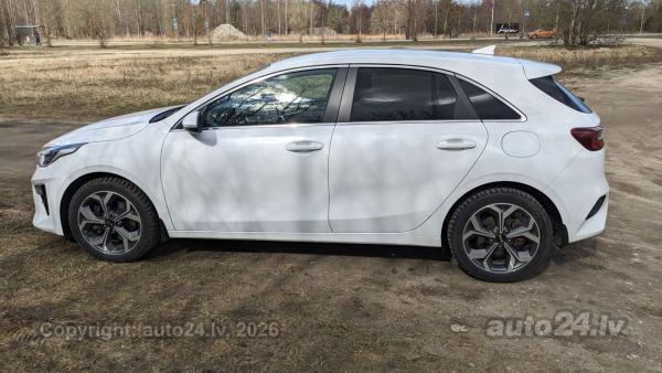 Белый Киа Сид 2019 в Таллин, объемом двигателя 1.40 л и пробегом 83 тыс. км за 10000 €, фото 3 на AUTOMOTO.COM.LV