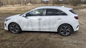 White Kia Ceed 2019 in Tallinn, with an engine capacity of 1.40 L and mileage of 83 thousand km for 10000 €, photo 4 on AUTOMOTO.COM.LV