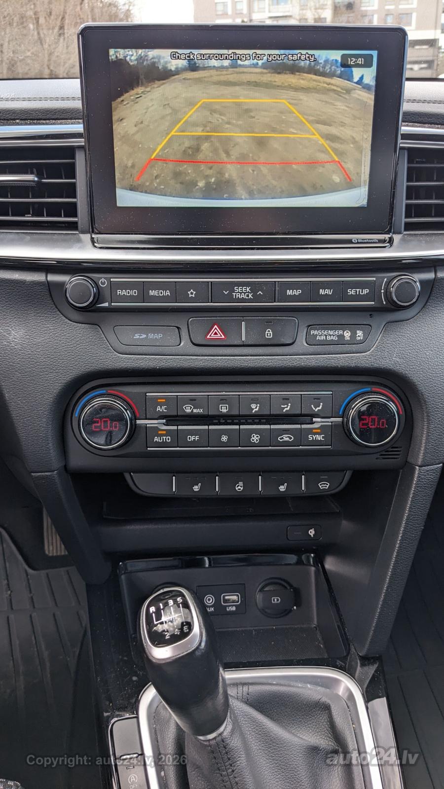 White Kia Ceed 2019 in Tallinn, with an engine capacity of 1.40 L and mileage of 83 thousand km for 10000 €, photo 9 on AUTOMOTO.COM.LV