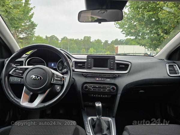 Kia Ceed 2019 in Tallinn on AUTOMOTO.COM.LV White Kia Ceed 2019 in Tallinn, with an engine capacity of 1.40 L and mileage of 89 thousand km for 10900 €, photo 11 on AUTOMOTO.COM.LV