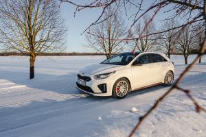 White Kia Ceed 2019 in Tallinn, with an engine capacity of 1.60 L and mileage of 140 thousand km for 17000 €, photo  on AUTOMOTO.COM.LV