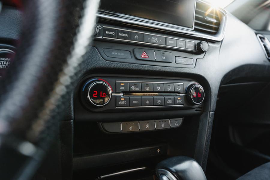 Balts Kia Ceed 2019 Tallina, ar dzinēja tilpumu 1.60 L un nobraukumu 140 tūkst. km par 17000 €, foto 9 vietnē AUTOMOTO.COM.LV