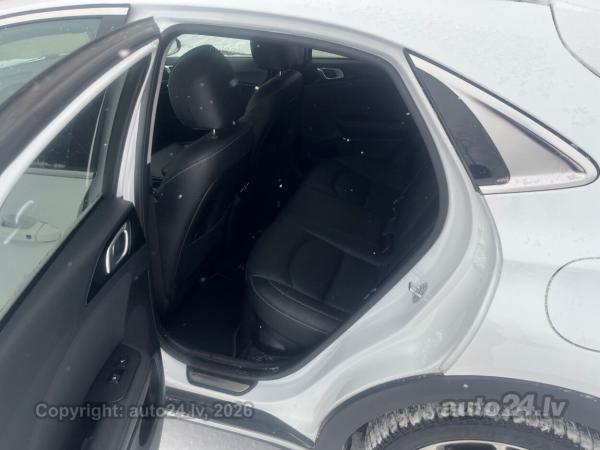 White Kia Ceed 2020 in Tallinn, with an engine capacity of 1.60 L and mileage of 93 thousand km for 19900 €, photo 11 on AUTOMOTO.COM.LV