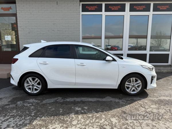 White Kia Ceed 2020 in Rapla, with an engine capacity of 1.40 L and mileage of 47 thousand km for 12790 €, photo 4 on AUTOMOTO.COM.LV