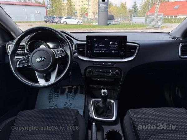 White Kia Ceed 2020 in Rapla, with an engine capacity of 1.40 L and mileage of 47 thousand km for 12790 €, photo 7 on AUTOMOTO.COM.LV