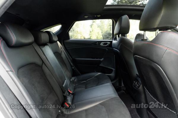 White Kia Ceed 2020 in Tallinn, with an engine capacity of 1.60 L and mileage of 91 thousand km for 20490 €, photo 10 on AUTOMOTO.COM.LV
