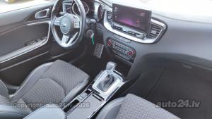 White Kia Ceed 2020 in Tartu, with an engine capacity of 1.40 L and mileage of 78 thousand km for 15990 €, photo 9 on AUTOMOTO.COM.LV