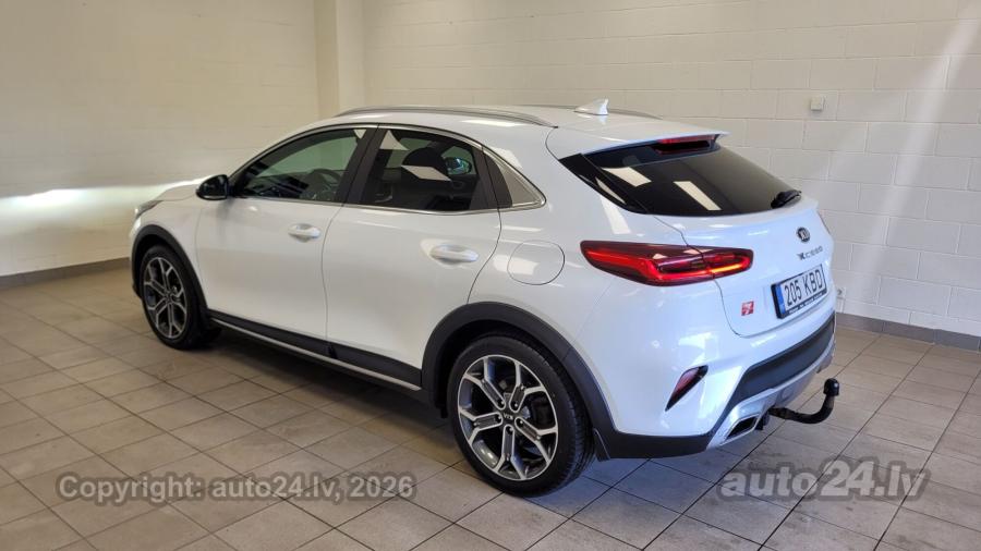 White Kia Ceed 2020 in Parnu, with an engine capacity of 1.60 L and mileage of 63 thousand km for 17900 €, photo 6 on AUTOMOTO.COM.LV