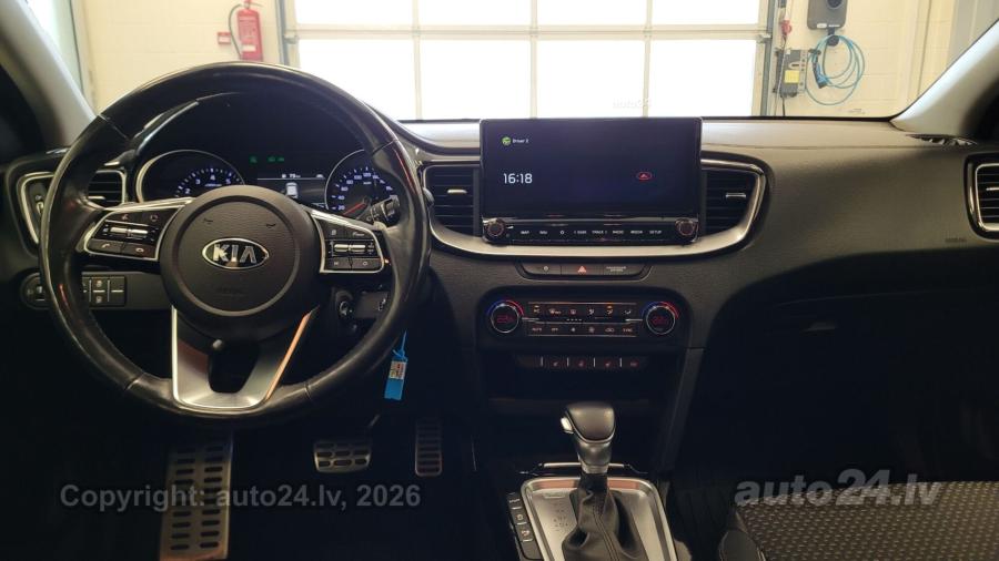 White Kia Ceed 2020 in Parnu, with an engine capacity of 1.60 L and mileage of 63 thousand km for 17900 €, photo 8 on AUTOMOTO.COM.LV