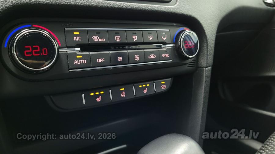 White Kia Ceed 2020 in Parnu, with an engine capacity of 1.60 L and mileage of 63 thousand km for 17900 €, photo 12 on AUTOMOTO.COM.LV