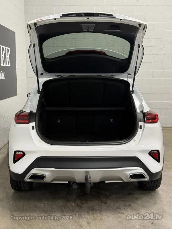 Kia Ceed 2020 Tallina vietnē Balts Kia Ceed 2020 Tallina, ar dzinēja tilpumu 1.60 L un nobraukumu 63 tūkst. km par 17995 €, foto 10 vietnē AUTOMOTO.COM.LV
