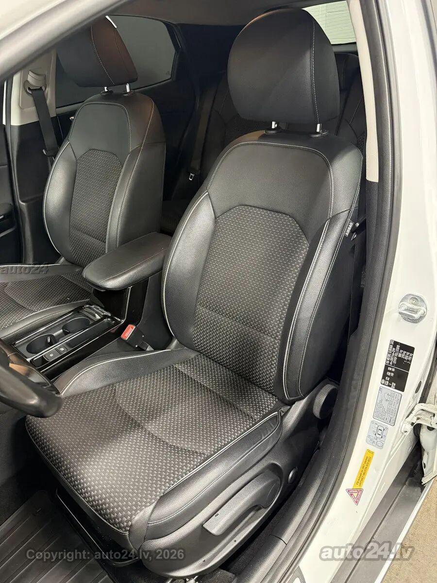 White Kia Ceed 2020 in Tallinn, with an engine capacity of 1.60 L and mileage of 63 thousand km for 17995 €, photo 12 on AUTOMOTO.COM.LV