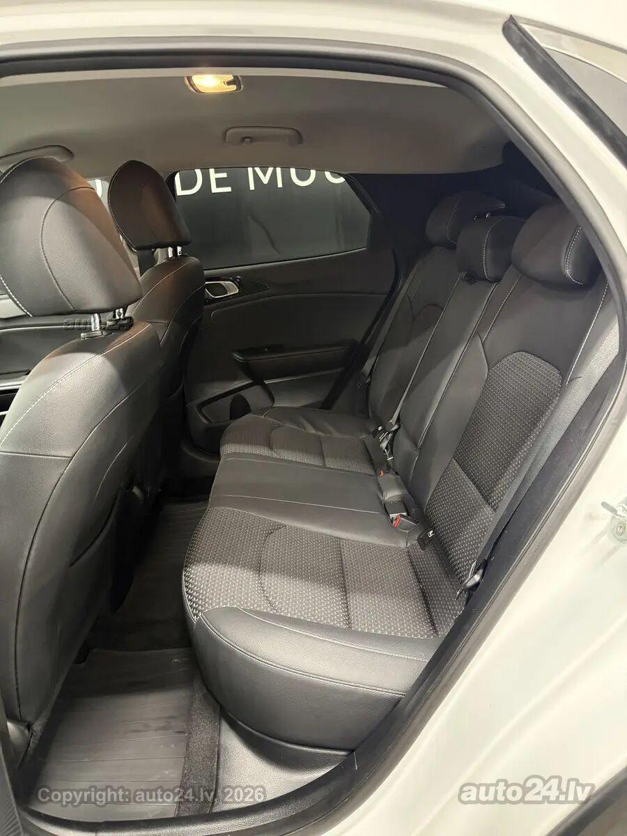 White Kia Ceed 2020 in Tallinn, with an engine capacity of 1.60 L and mileage of 63 thousand km for 17995 €, photo 14 on AUTOMOTO.COM.LV