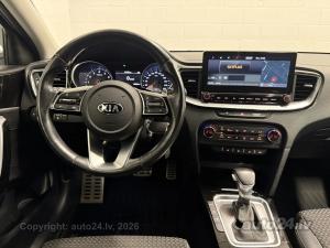 White Kia Ceed 2020 in Tallinn, with an engine capacity of 1.60 L and mileage of 63 thousand km for 17995 €, photo 18 on AUTOMOTO.COM.LV