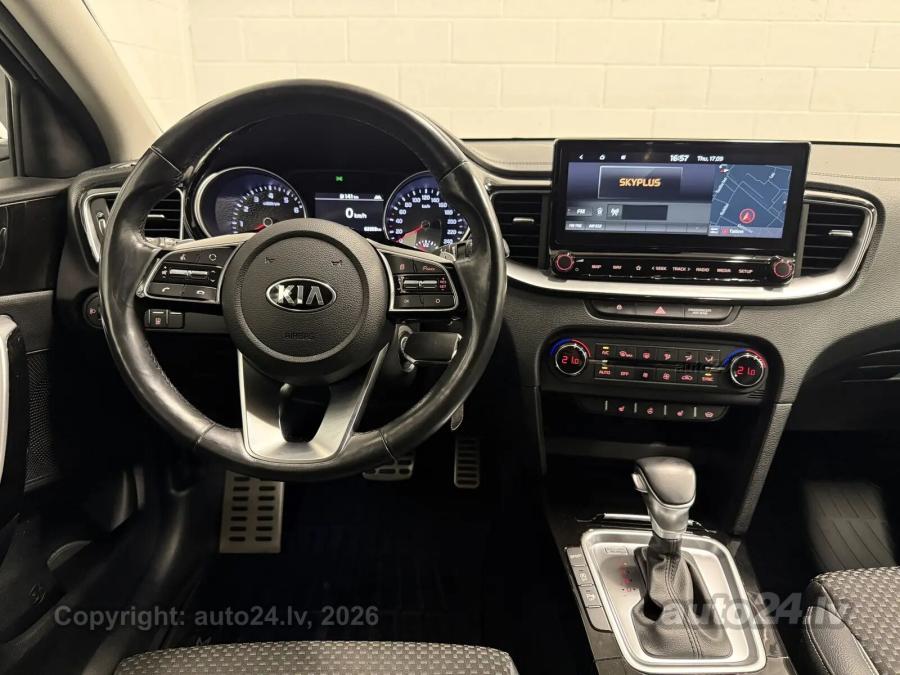 White Kia Ceed 2020 in Tallinn, with an engine capacity of 1.60 L and mileage of 63 thousand km for 17995 €, photo 18 on AUTOMOTO.COM.LV