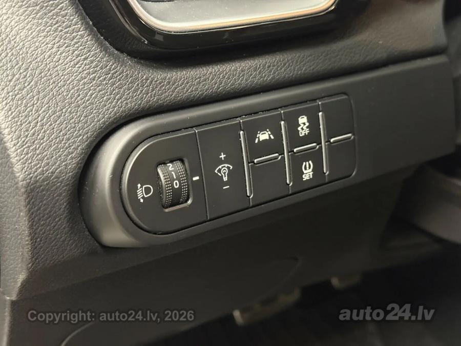 White Kia Ceed 2020 in Tallinn, with an engine capacity of 1.60 L and mileage of 63 thousand km for 17995 €, photo 27 on AUTOMOTO.COM.LV