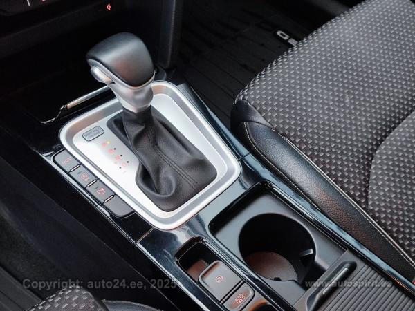 White Kia Ceed 2021 in Tartu, with an engine capacity of 1.50 L and mileage of 62 thousand km for 19990 €, photo 11 on AUTOMOTO.COM.LV