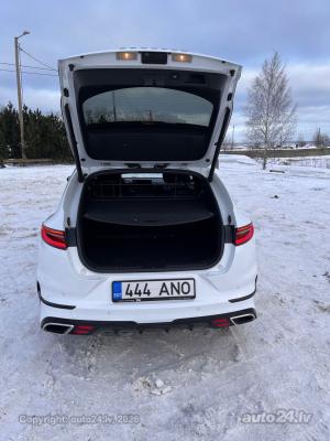 White Kia Ceed 2021 in Tallinn, with an engine capacity of 1.60 L and mileage of 43 thousand km for 23900 €, photo 5 on AUTOMOTO.COM.LV
