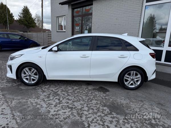 White Kia Ceed 2021 in Rapla, with an engine capacity of 1.50 L and mileage of 80 thousand km for 13990 €, photo 3 on AUTOMOTO.COM.LV