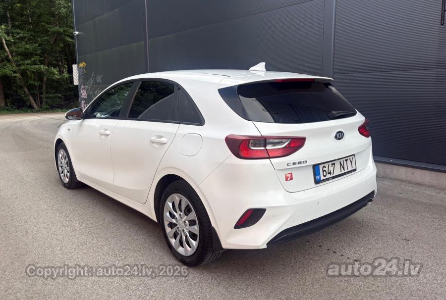 Balts Kia Ceed 2021 Tallina, ar dzinēja tilpumu 1.00 L un nobraukumu 21 tūkst. km par 6999 €, foto 4 vietnē AUTOMOTO.COM.LV