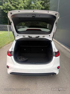 Balts Kia Ceed 2021 Tallina, ar dzinēja tilpumu 1.00 L un nobraukumu 21 tūkst. km par 6999 €, foto 8 vietnē AUTOMOTO.COM.LV