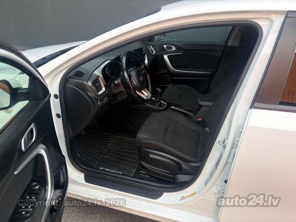 White Kia Ceed 2021 in Tallinn, with an engine capacity of 1.00 L and mileage of 21 thousand km for 6999 €, photo 9 on AUTOMOTO.COM.LV