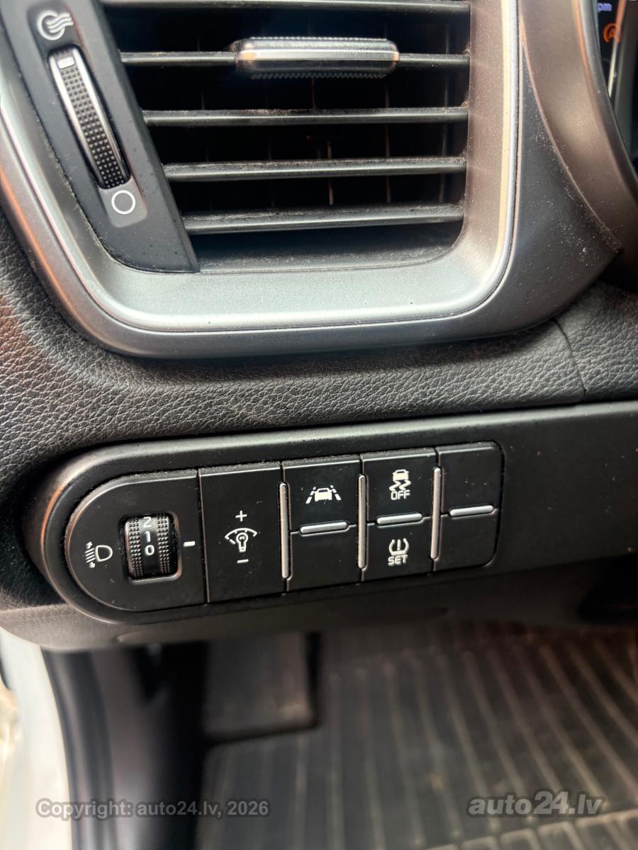 Balts Kia Ceed 2021 Tallina, ar dzinēja tilpumu 1.00 L un nobraukumu 21 tūkst. km par 6999 €, foto 15 vietnē AUTOMOTO.COM.LV