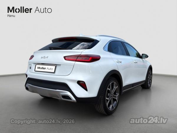 White Kia Ceed 2021 in Parnu, with an engine capacity of 1.50 L and mileage of 77 thousand km for 18850 €, photo 2 on AUTOMOTO.COM.LV