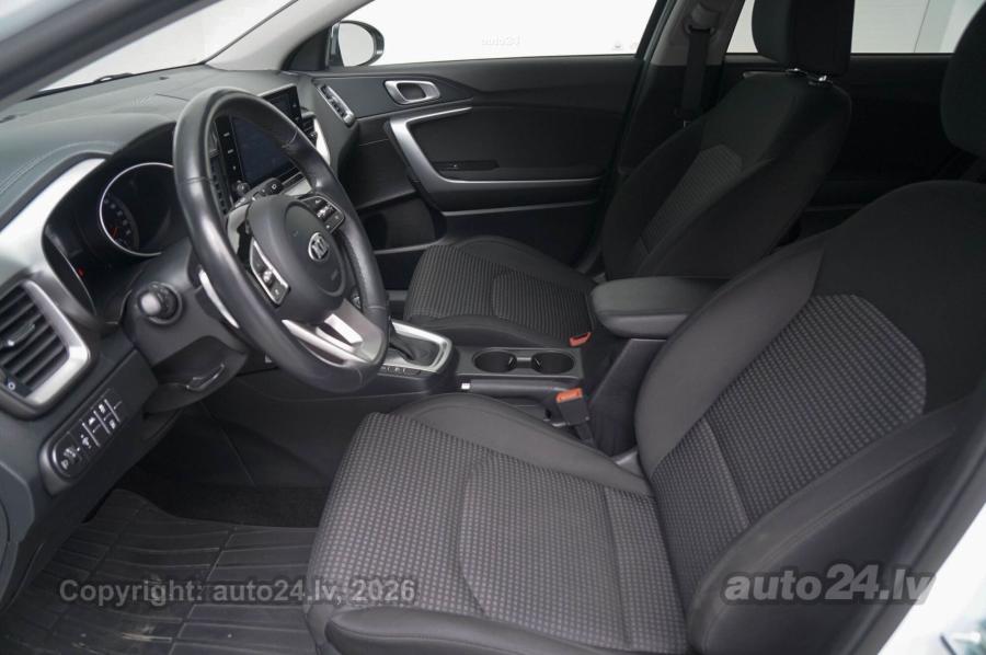 White Kia Ceed 2021 in Tallinn, with an engine capacity of 1.50 L and mileage of 107 thousand km for 14490 €, photo 8 on AUTOMOTO.COM.LV