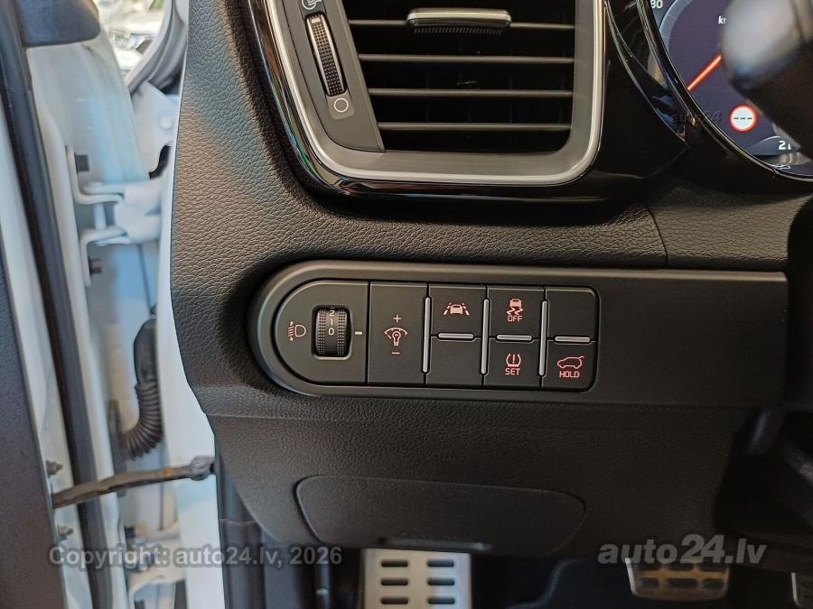 Balts Kia Ceed 2021 Tallina, ar dzinēja tilpumu 1.50 L un nobraukumu 63 tūkst. km par 18300 €, foto 26 vietnē AUTOMOTO.COM.LV