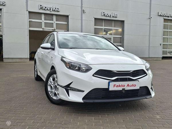 White Kia Ceed 2022 in Vilnius, with an engine capacity of 1.00 L and mileage of 55 thousand km for 13400 €, photo 6 on AUTOMOTO.COM.LV