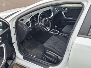 White Kia Ceed 2022 in Vilnius, with an engine capacity of 1.00 L and mileage of 55 thousand km for 13400 €, photo 8 on AUTOMOTO.COM.LV
