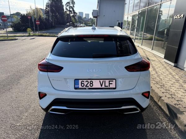 White Kia Ceed 2023 in Tallinn, with an engine capacity of 1.50 L and mileage of 26 thousand km for 19900 €, photo 3 on AUTOMOTO.COM.LV