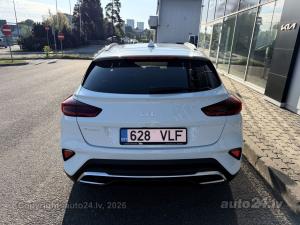 White Kia Ceed 2023 in Tallinn, with an engine capacity of 1.50 L and mileage of 26 thousand km for 19900 €, photo 4 on AUTOMOTO.COM.LV