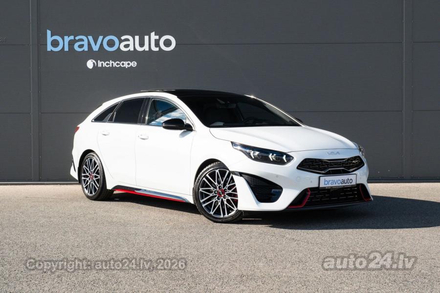 White Kia Ceed 2023 in Tartu, with an engine capacity of 1.60 L and mileage of 14 thousand km for 27900 €, photo 4 on AUTOMOTO.COM.LV