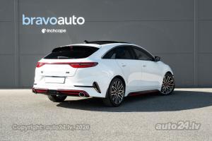 White Kia Ceed 2023 in Tartu, with an engine capacity of 1.60 L and mileage of 14 thousand km for 27900 €, photo 9 on AUTOMOTO.COM.LV