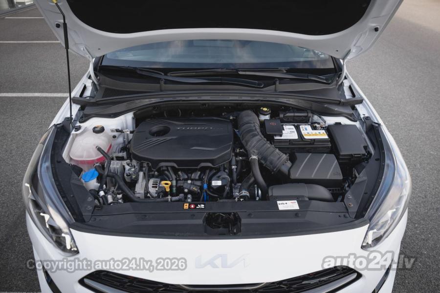 White Kia Ceed 2023 in Tartu, with an engine capacity of 1.60 L and mileage of 14 thousand km for 27900 €, photo 25 on AUTOMOTO.COM.LV