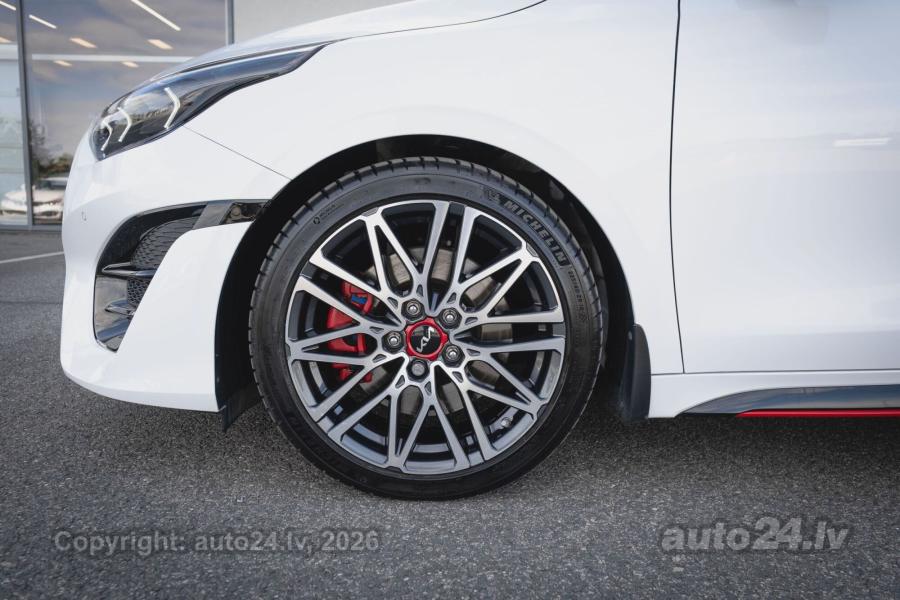 White Kia Ceed 2023 in Tartu, with an engine capacity of 1.60 L and mileage of 14 thousand km for 27900 €, photo 27 on AUTOMOTO.COM.LV