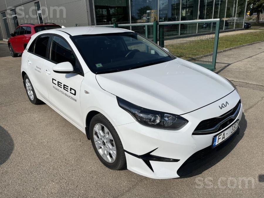 Balts Kia Ceed 2024 Rīga, ar dzinēja tilpumu 1.50 L un nobraukumu 11 tūkst. km par 20600 €, foto 2 vietnē AUTOMOTO.COM.LV