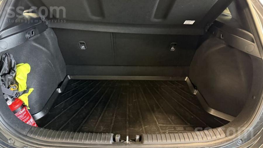 Balts Kia Ceed 2024 Rīga, ar dzinēja tilpumu 1.50 L un nobraukumu 35 tūkst. km par 18500 €, foto 14 vietnē AUTOMOTO.COM.LV