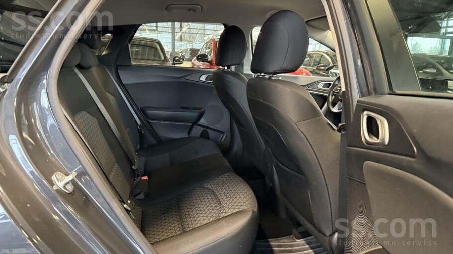 Balts Kia Ceed 2024 Rīga, ar dzinēja tilpumu 1.50 L un nobraukumu 35 tūkst. km par 18500 €, foto 15 vietnē AUTOMOTO.COM.LV